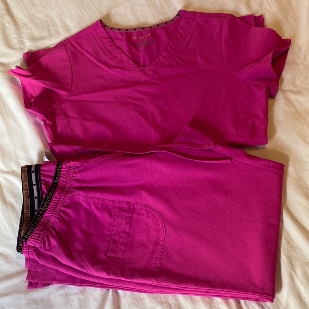 Hot Pink/Neon Pink Heart Soul Scrub Set. Top Is S And… - Gem